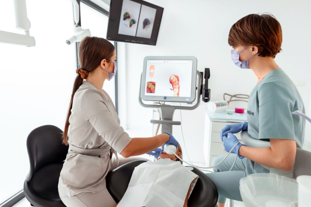 Progenia – przyczyny, objawy, leczenie i profilaktyka - Dental4You ...